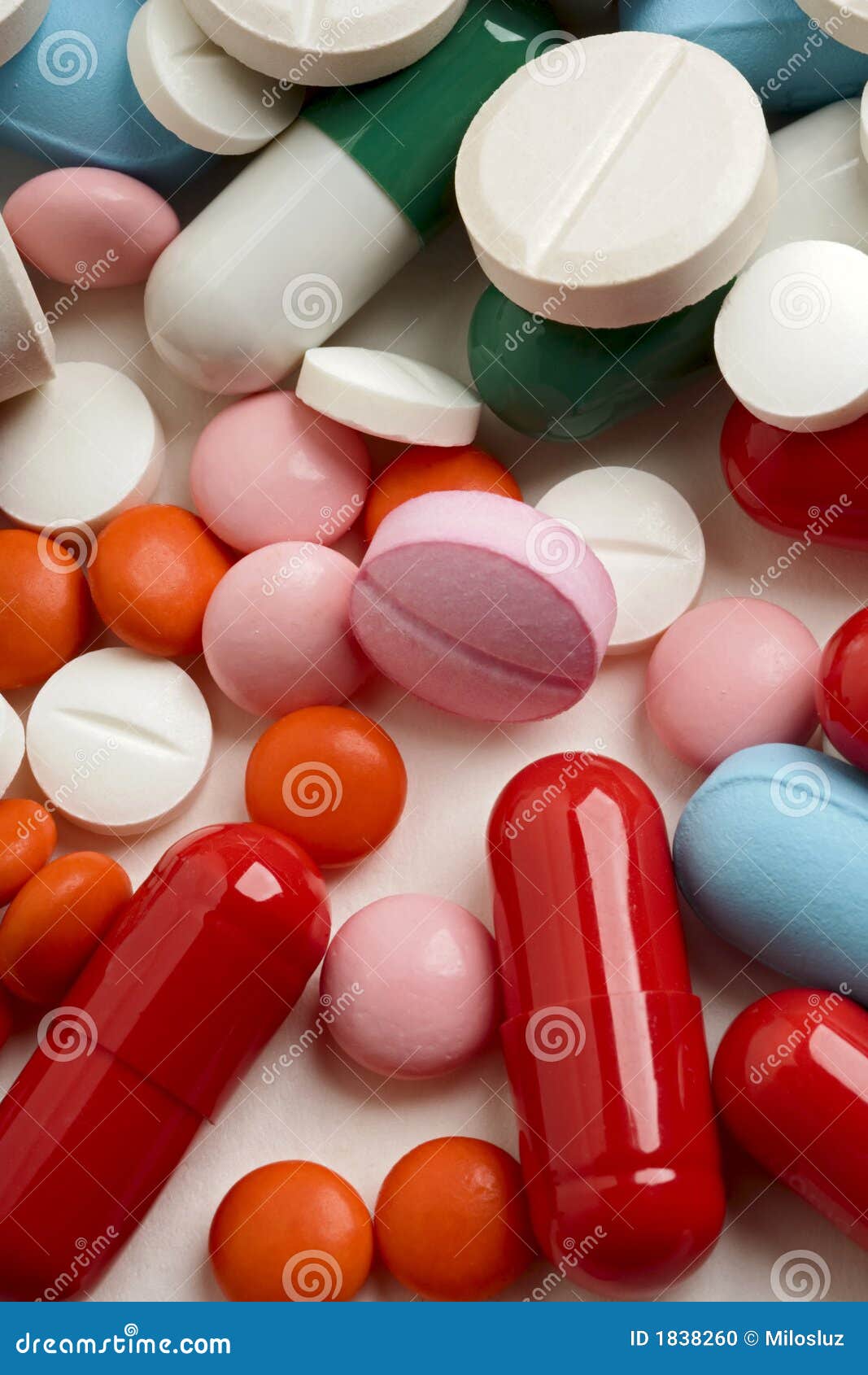 Pillen stock foto. Image of capsules, supplementen, macro - 1838260