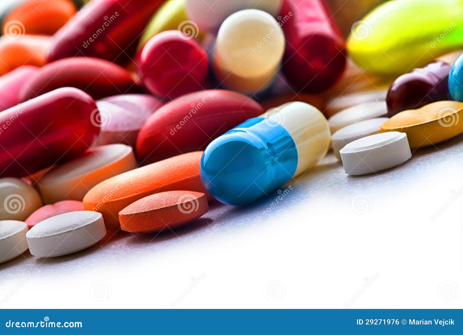 Pillen stock foto. Image of dosis, ziek, kleuren, samenstelling - 29271976