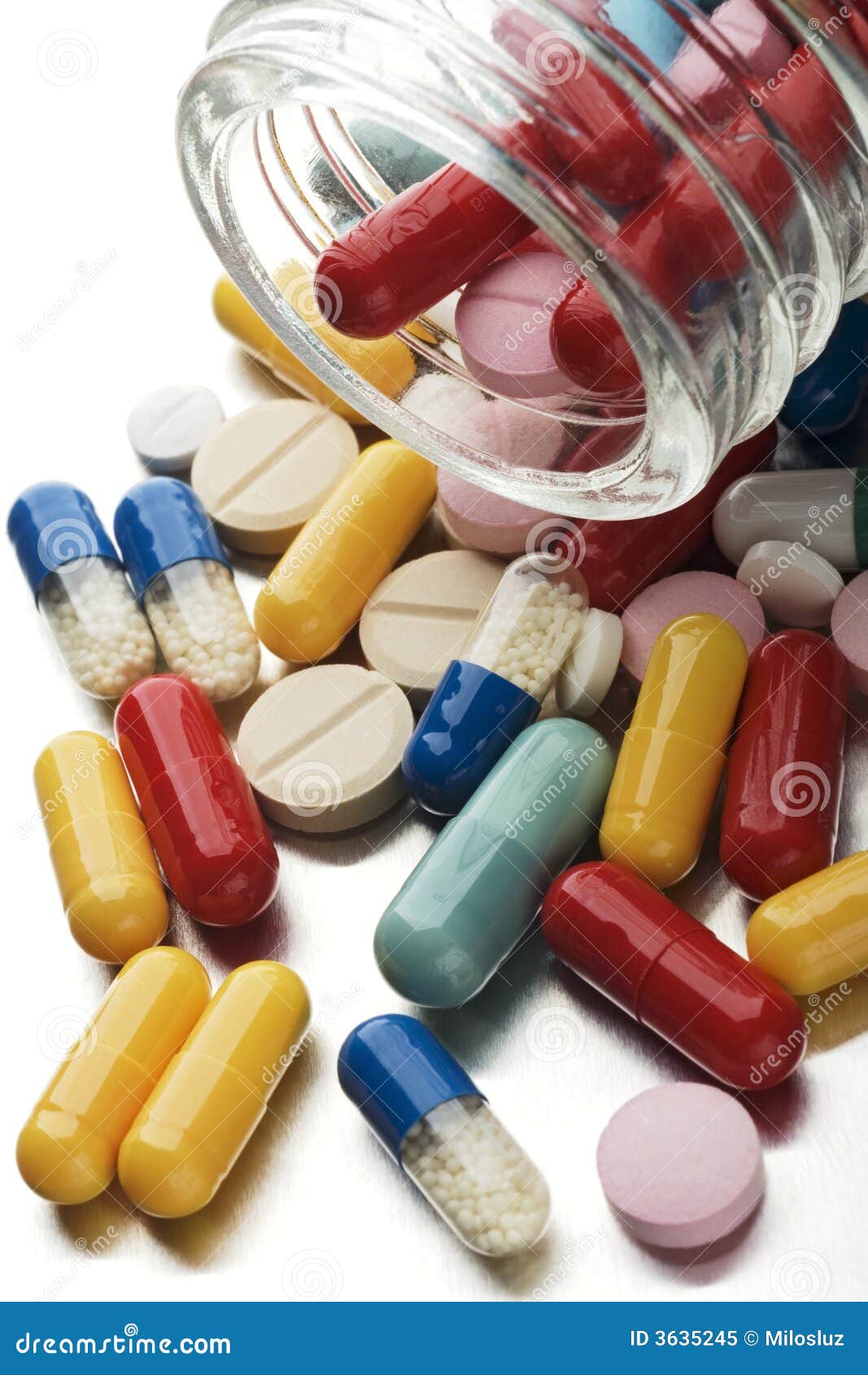 Pillen stock afbeelding. Image of pillen, rood, macro - 3635245