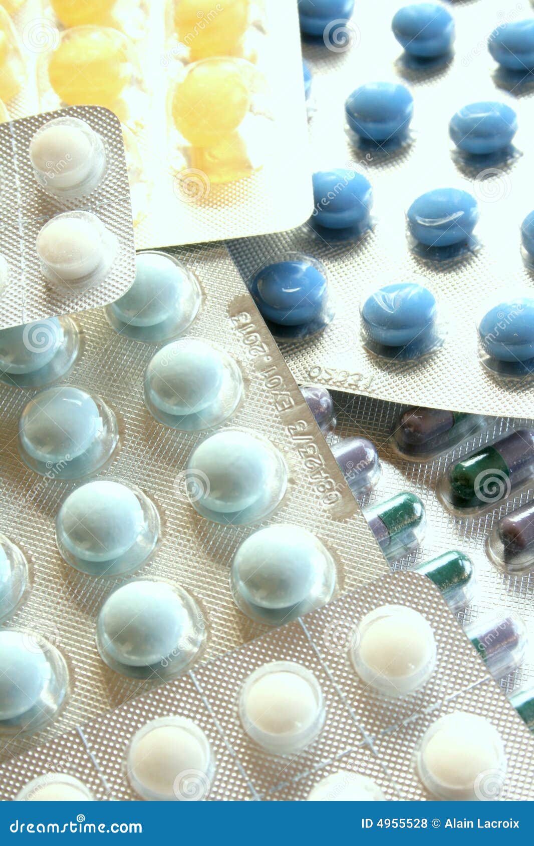 Pillen stock foto. Image of drugs, blauw, bouw, dieet - 4955528