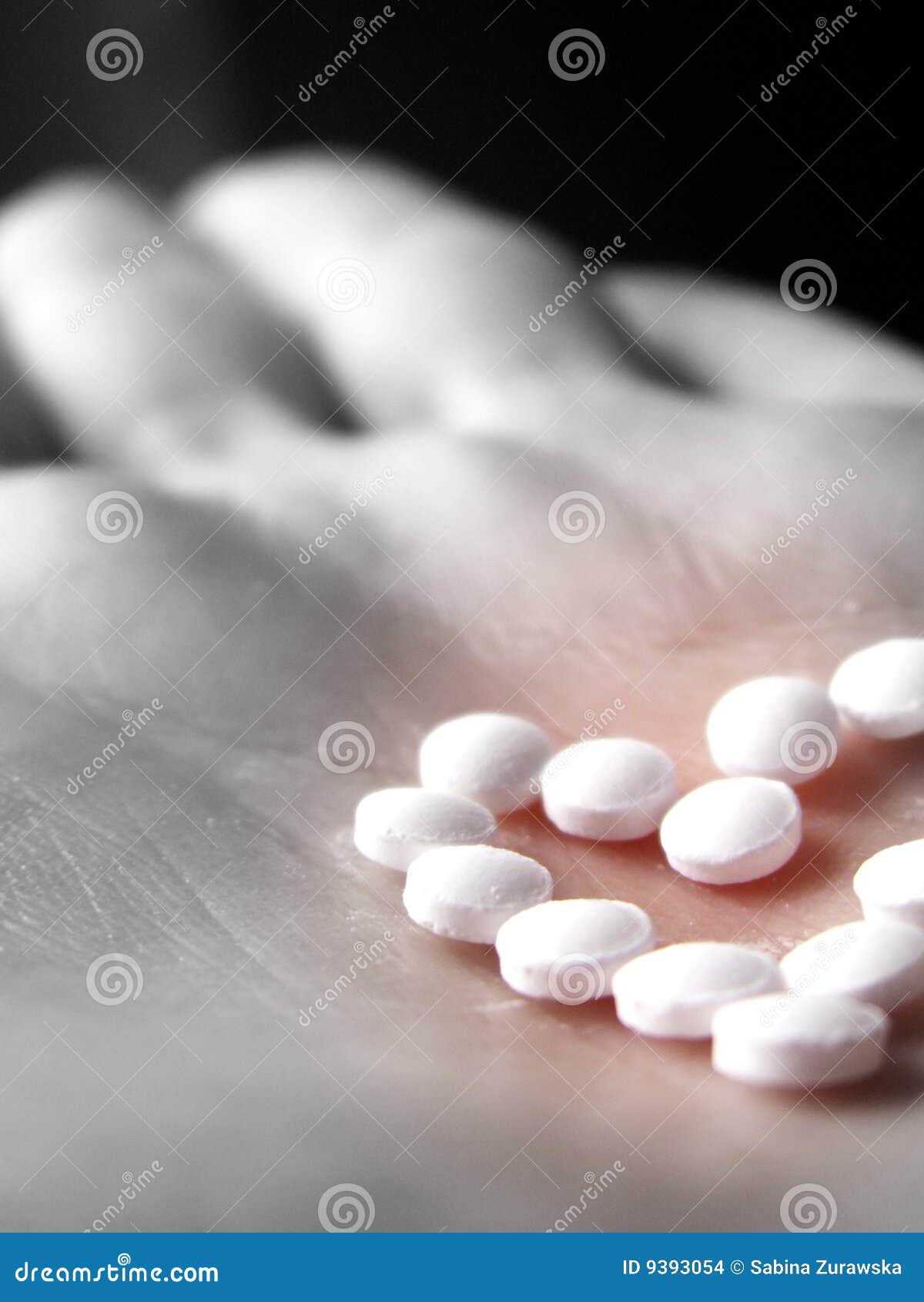 Pillen in der Hand stockfoto. Bild von arzt, medizin, medikament - 9393054