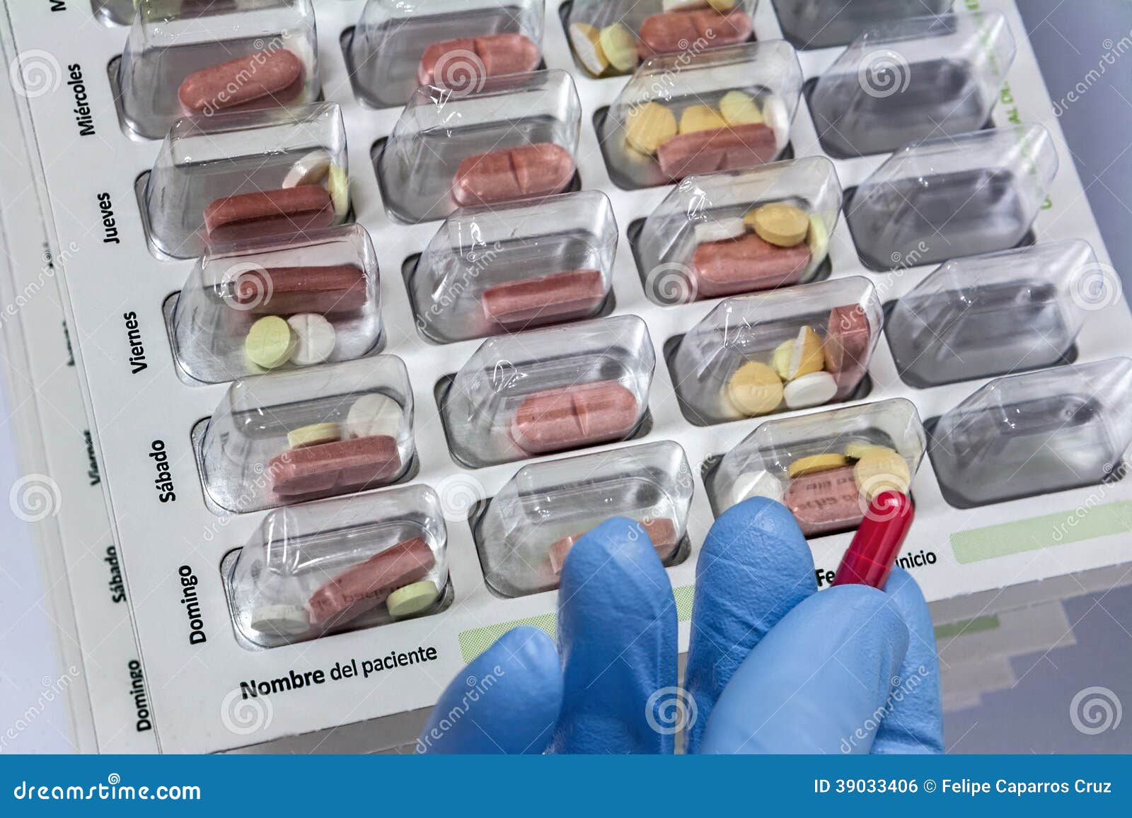 Pillen Met Pillenorganisator Stock Foto - Image of farmacologie ...