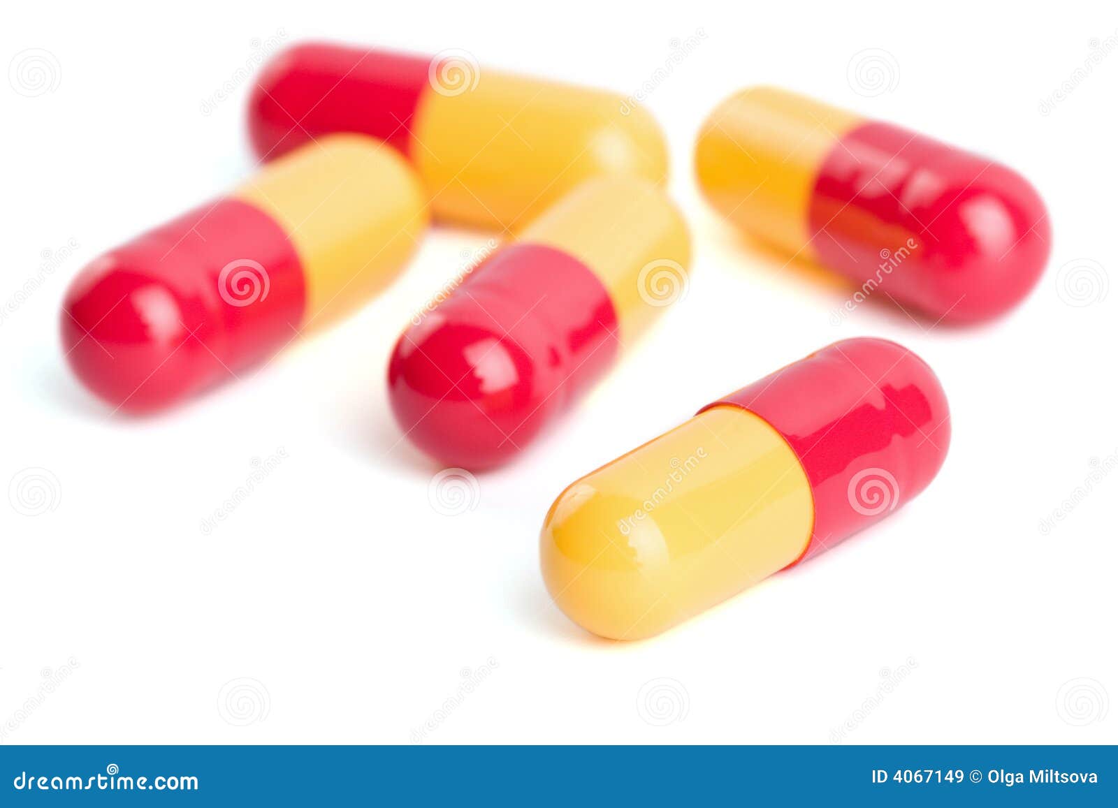 Pillole Rosse E Gialle Della Capsula Isolate Immagine Stock - Immagine ...