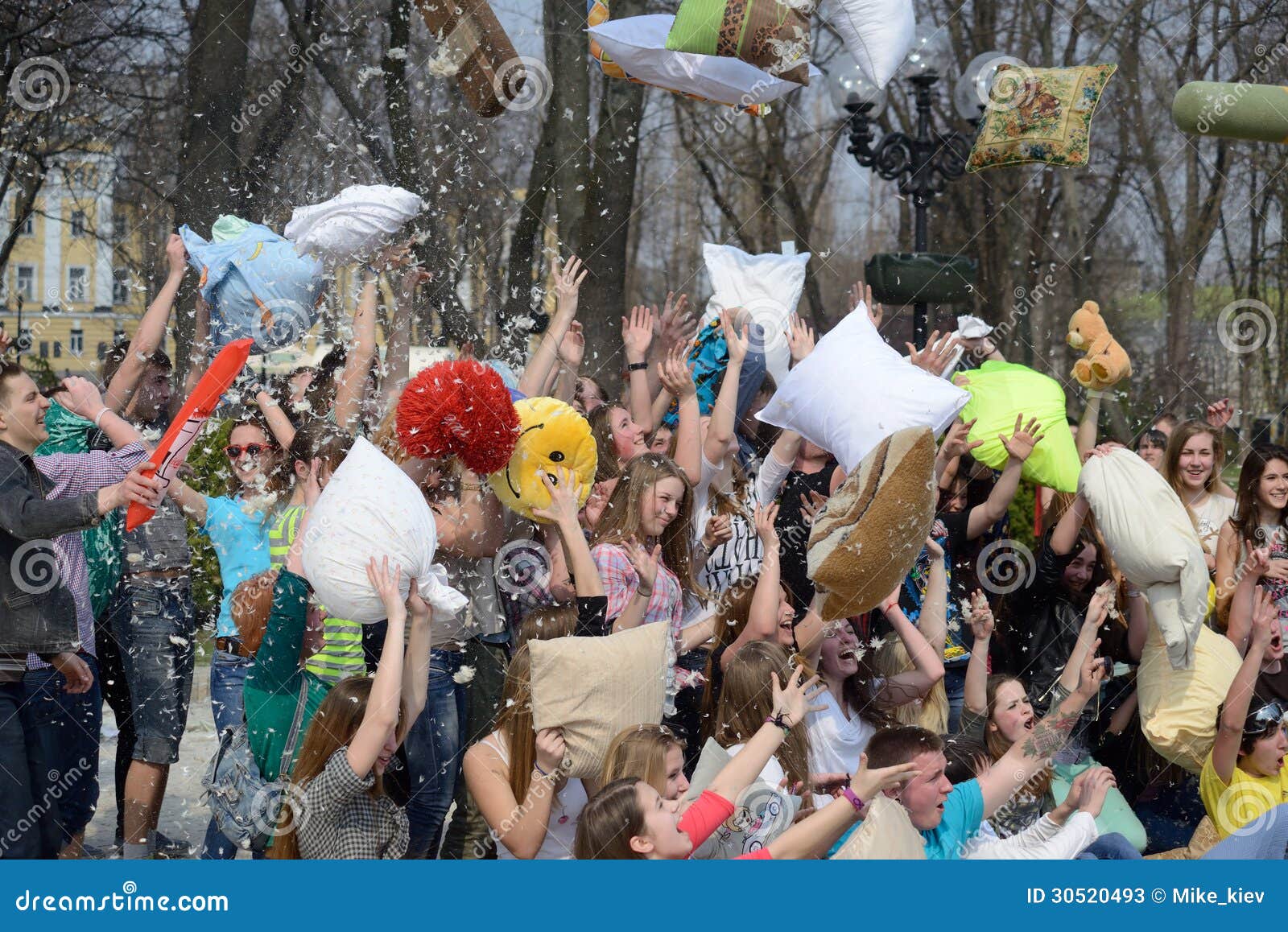 Pillow battle in Kiev editorial stock photo. Image of play - 30520493
