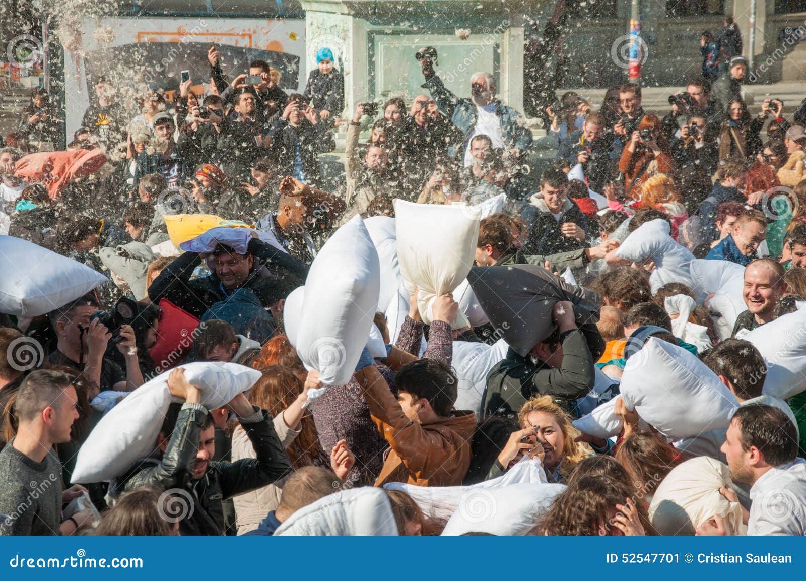 Pillow Fight Day 2015 editorial photo. Image of entertainment - 52547701