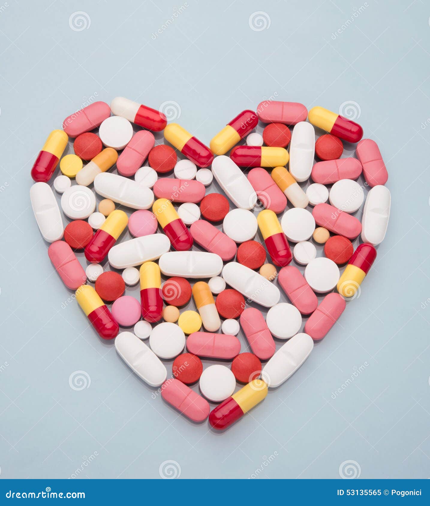 Pills and Capsules in Heart Shape Stock Image - Image of biochemistry ...