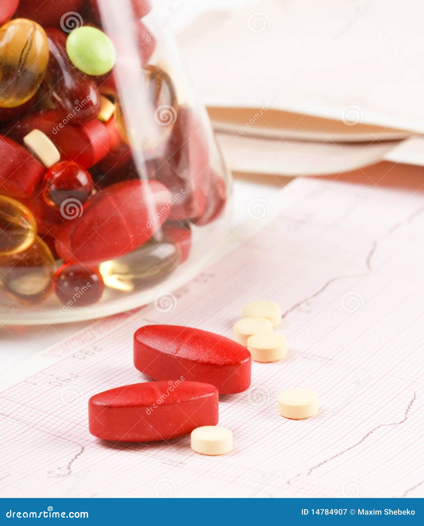 Pills on the table stock image. Image of antibiotics - 14784907