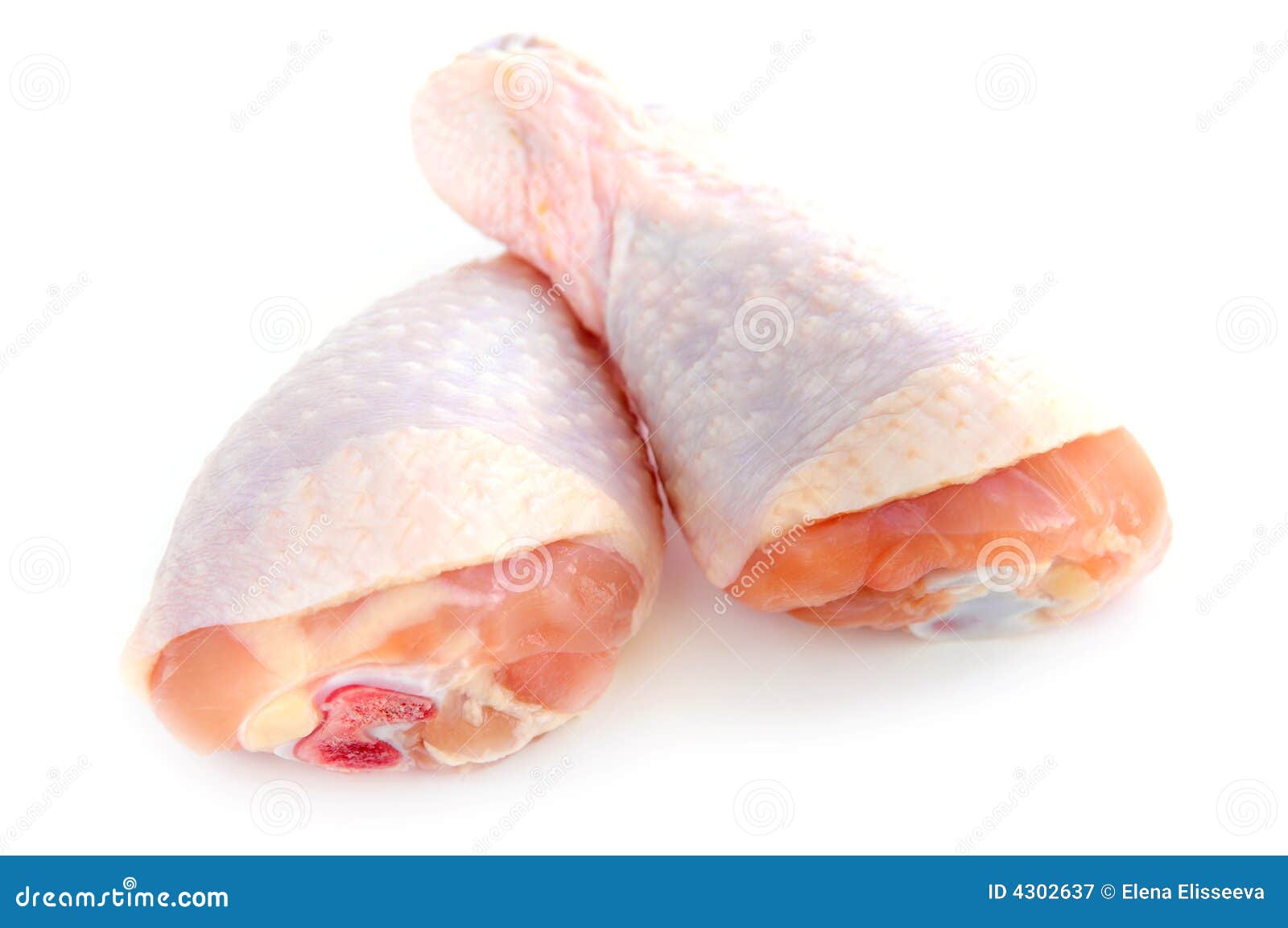 Pilon de poulet cru image stock. Image du fermer, poulet - 4302637