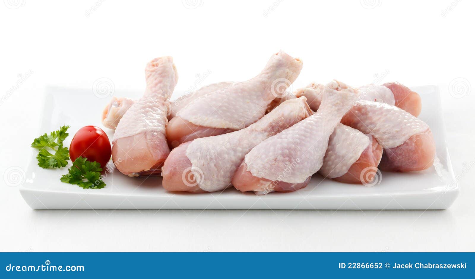 Pilon de poulet cru frais photo stock. Image du patte - 22866652