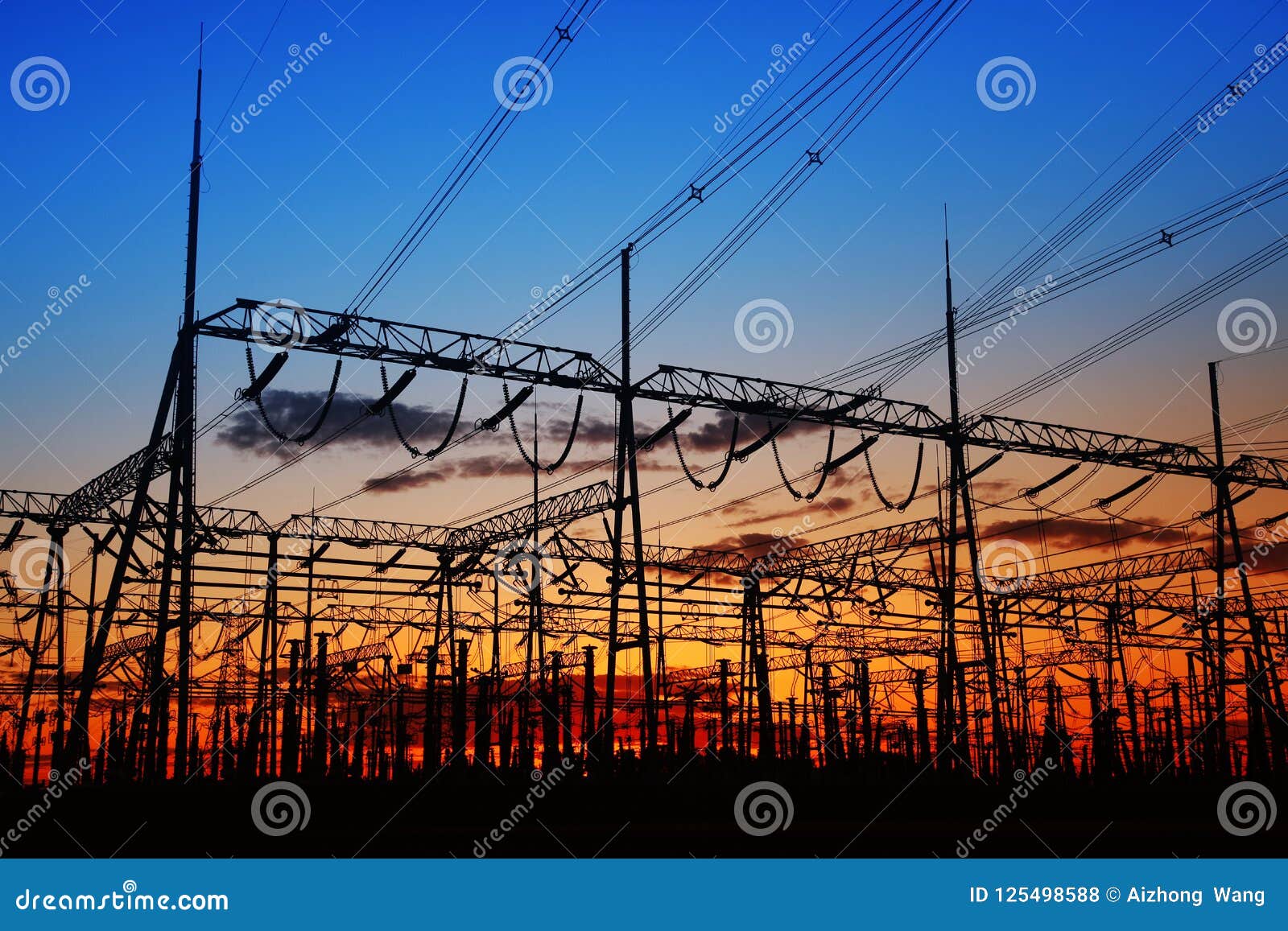 Pilone fotografia stock. Immagine di industriale, riga - 125498588