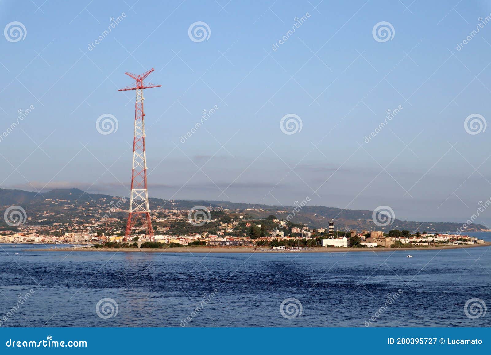 Pilone Dello Stretto Di Messina All`alba Stock Image - Image of ...
