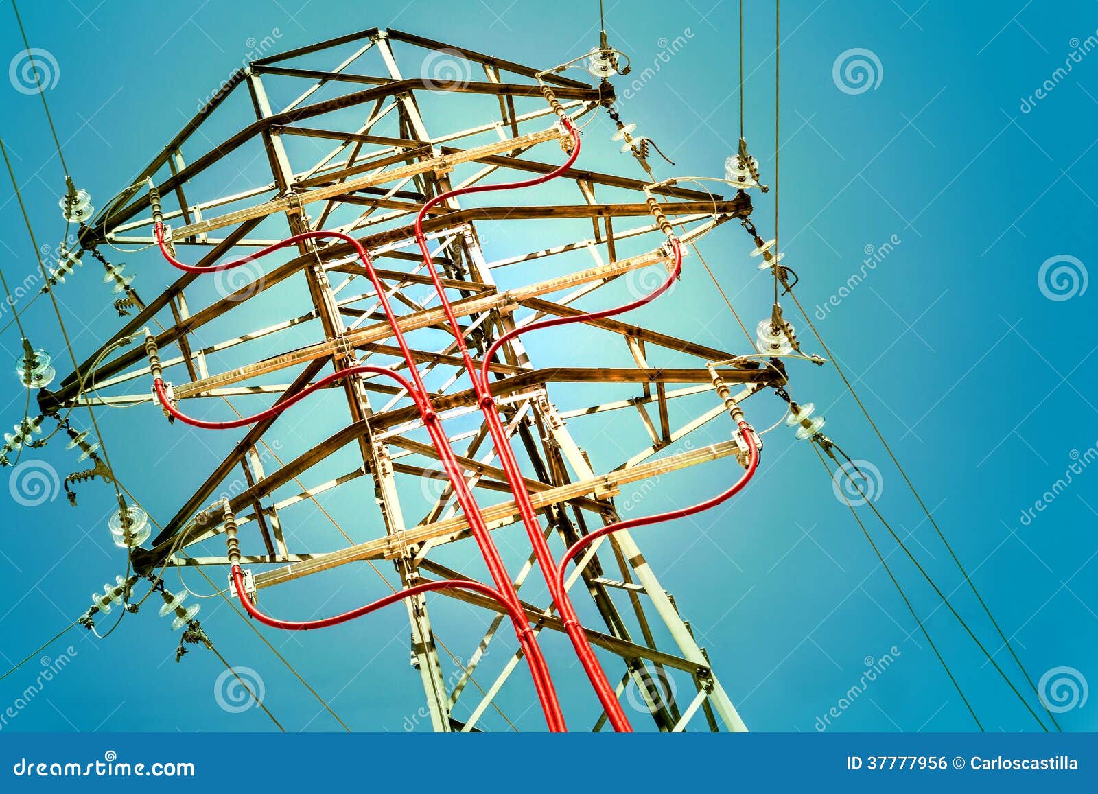 Pilone elettrico fotografia stock. Immagine di potenza - 37777956