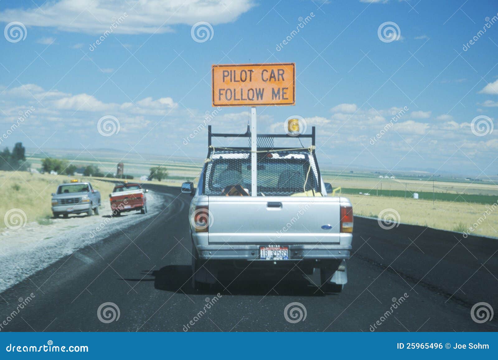 Pilot car editorial photo. Image of truck, color, united - 25965496