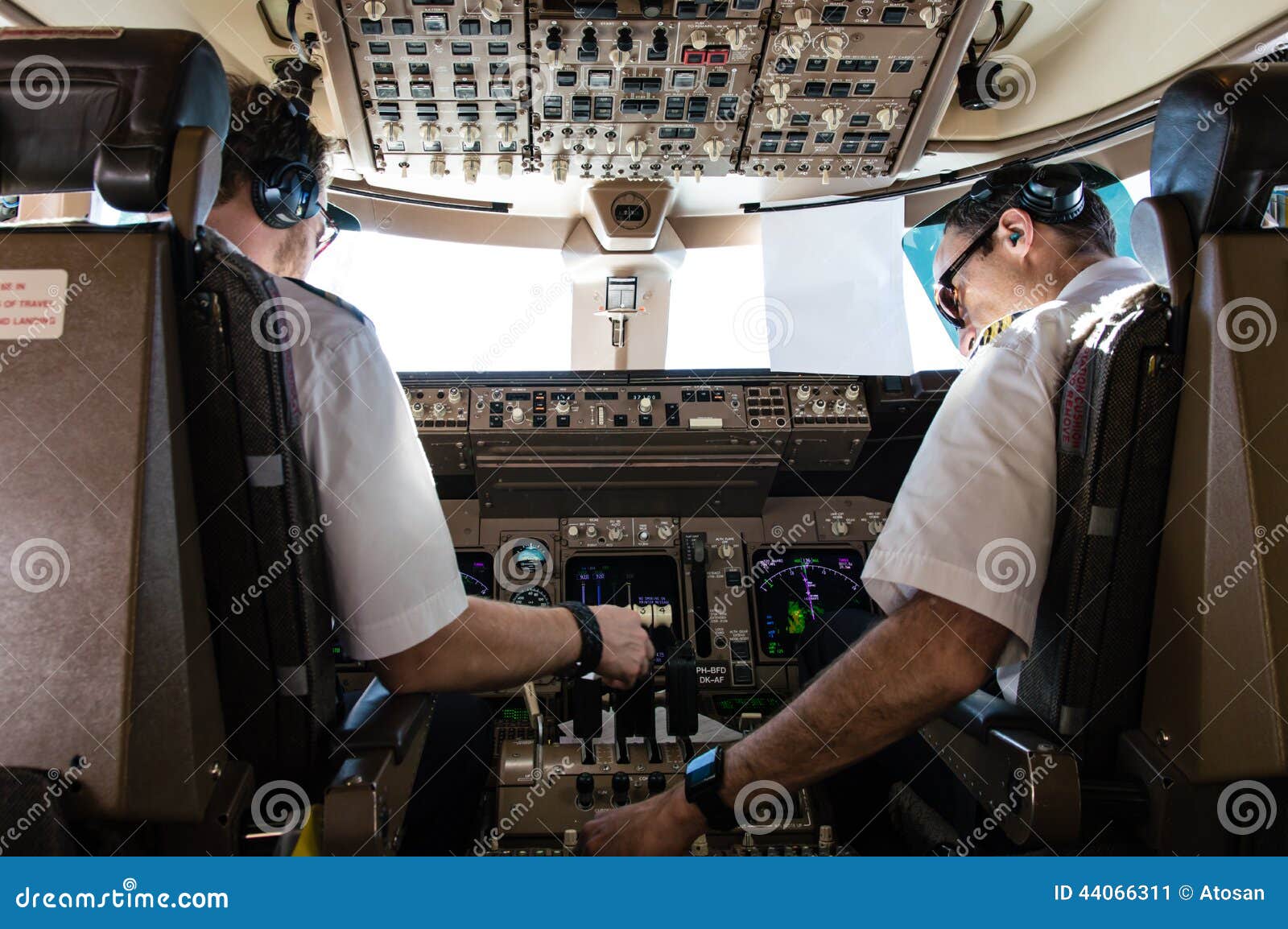 Pilots in Cockpit editorial photo. Image of crew, modern - 44066311