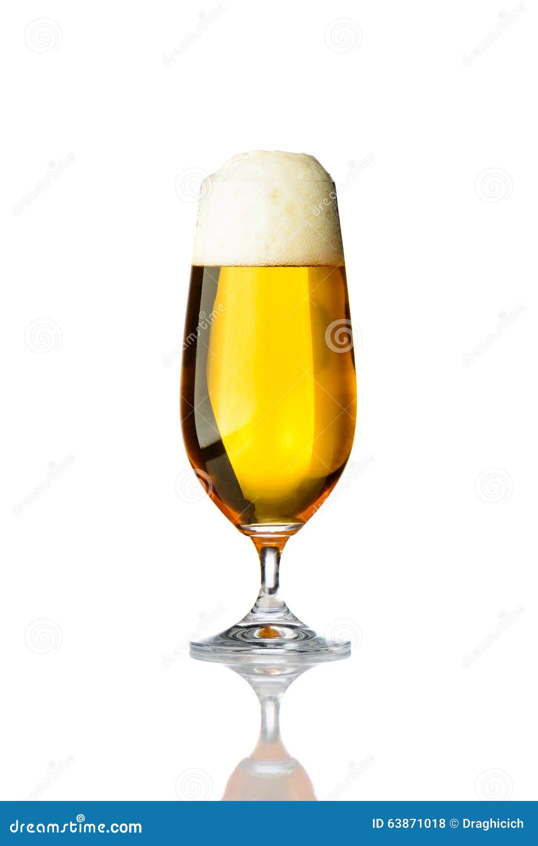 Pils-Bier stockfoto. Bild von alkohol, hintergrund, blond - 63871018