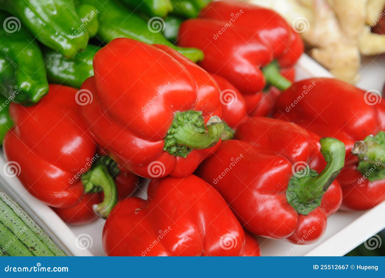 Pimenta doce vermelha imagem de stock. Imagem de colorido - 25512667