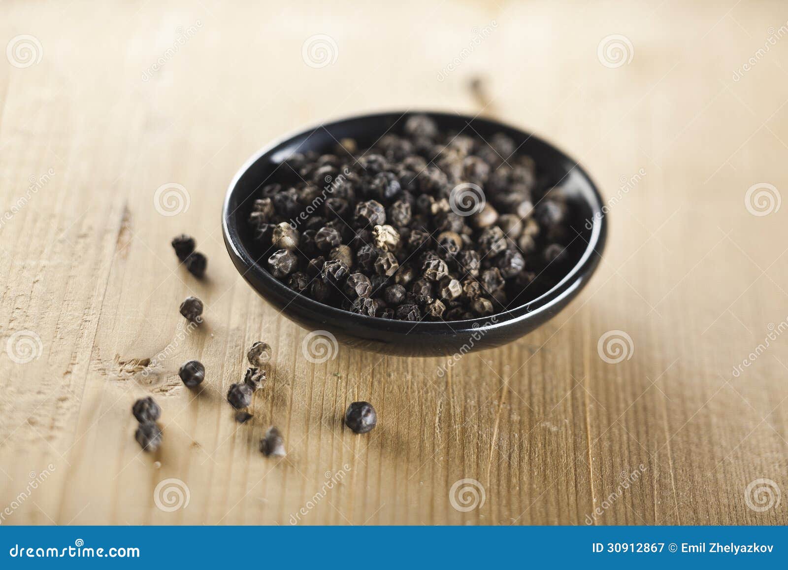 Pimenta preta imagem de stock. Imagem de preto, cereais - 30912867