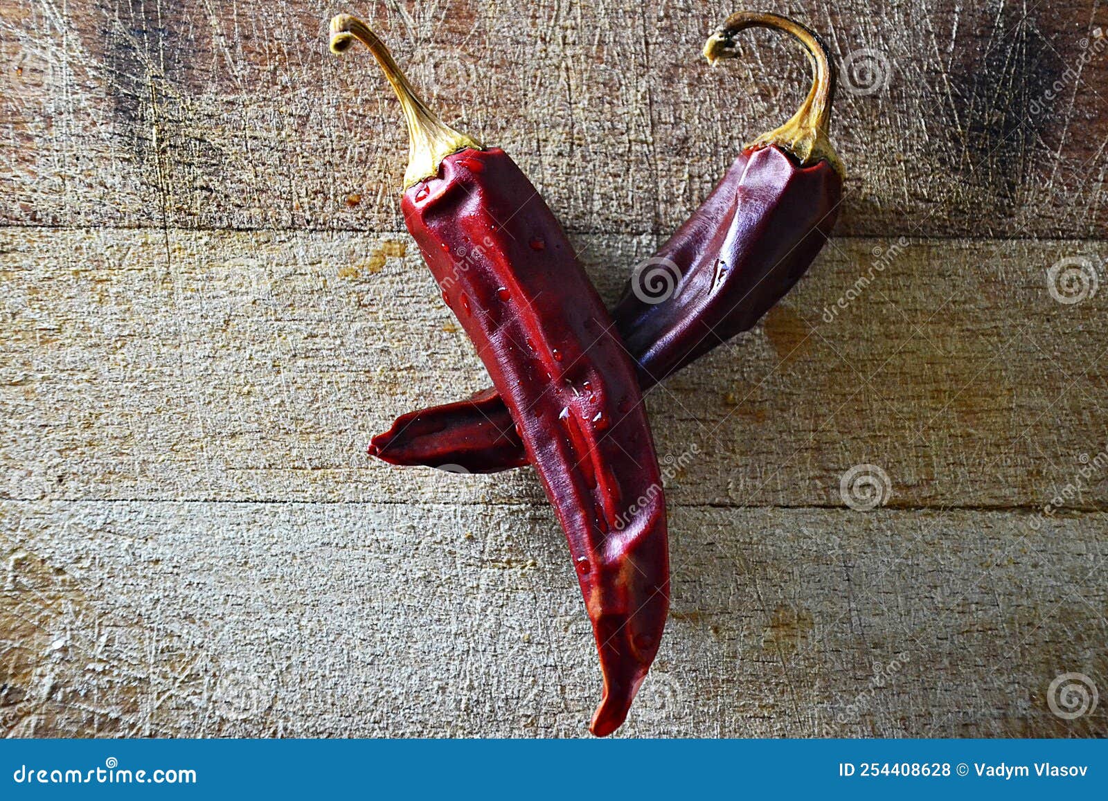 Pimienta Caliente. Pimienta Roja Seca En Un Tablero Foto de archivo ...