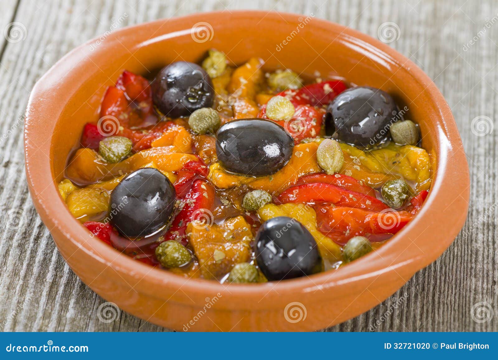 Pimientos morrones Asados foto de archivo. Imagen de ensalada - 32721020