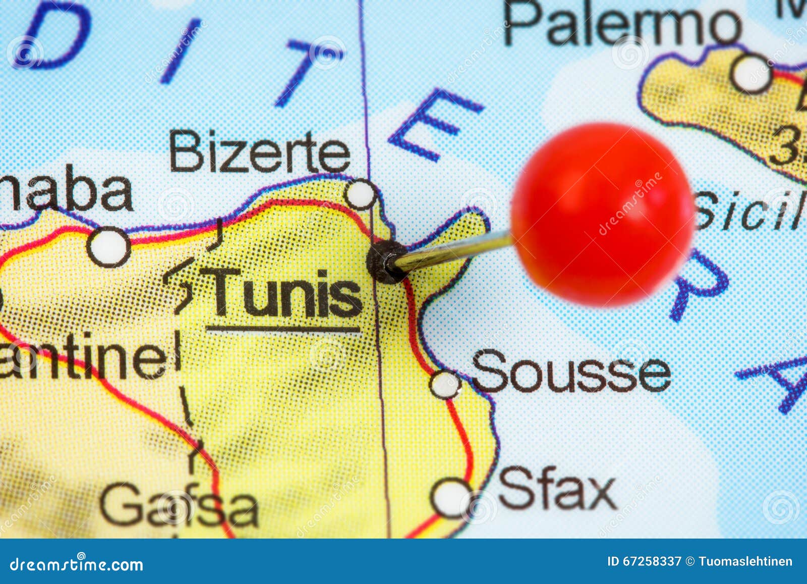 Pin em um mapa de Tunes imagem de stock. Imagem de aderência - 67258337