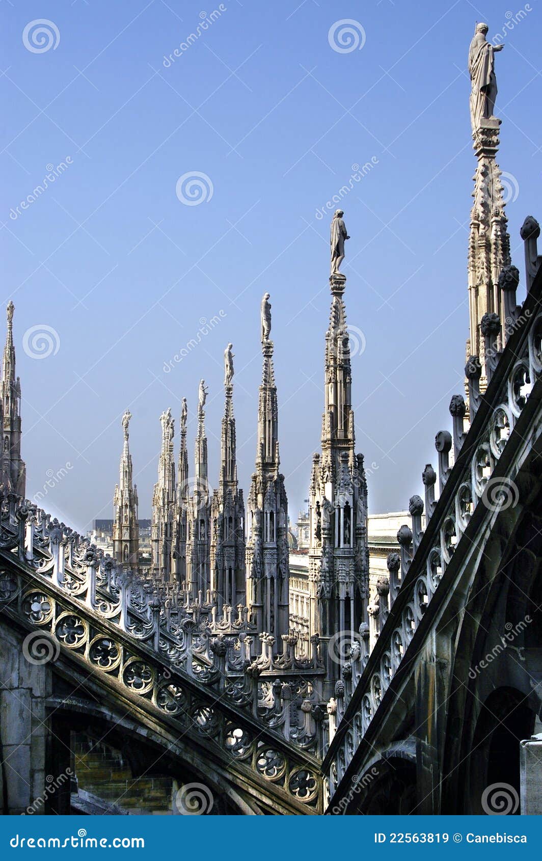 Pinacle image stock. Image du cathédrale, panorama, église - 22563819