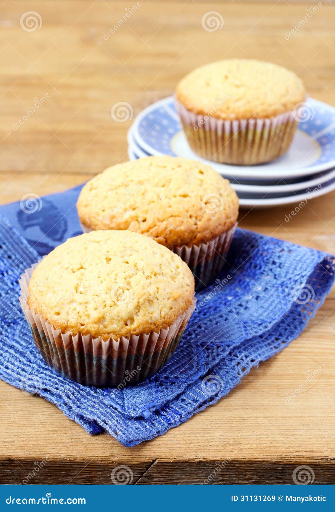 Pindakaas kleine cakes stock afbeelding. Image of zoet - 31131269