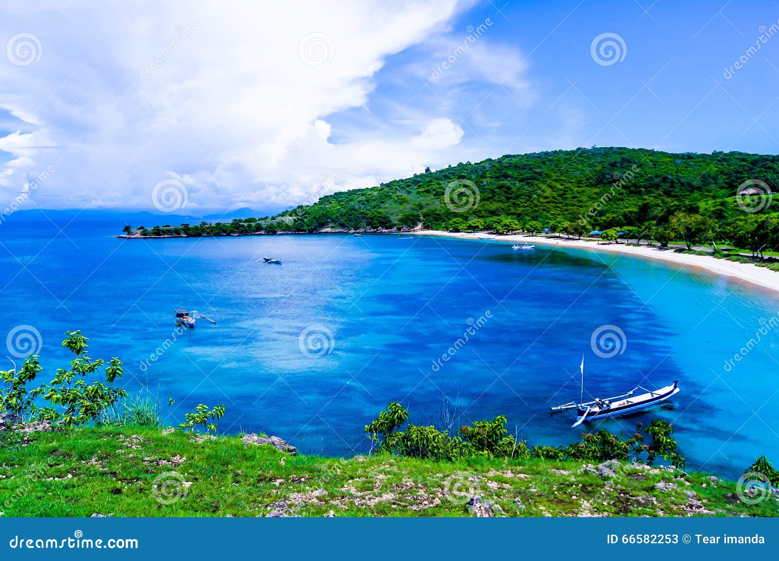 Pink beach editorial stock photo. Image of located, lombok - 66582253