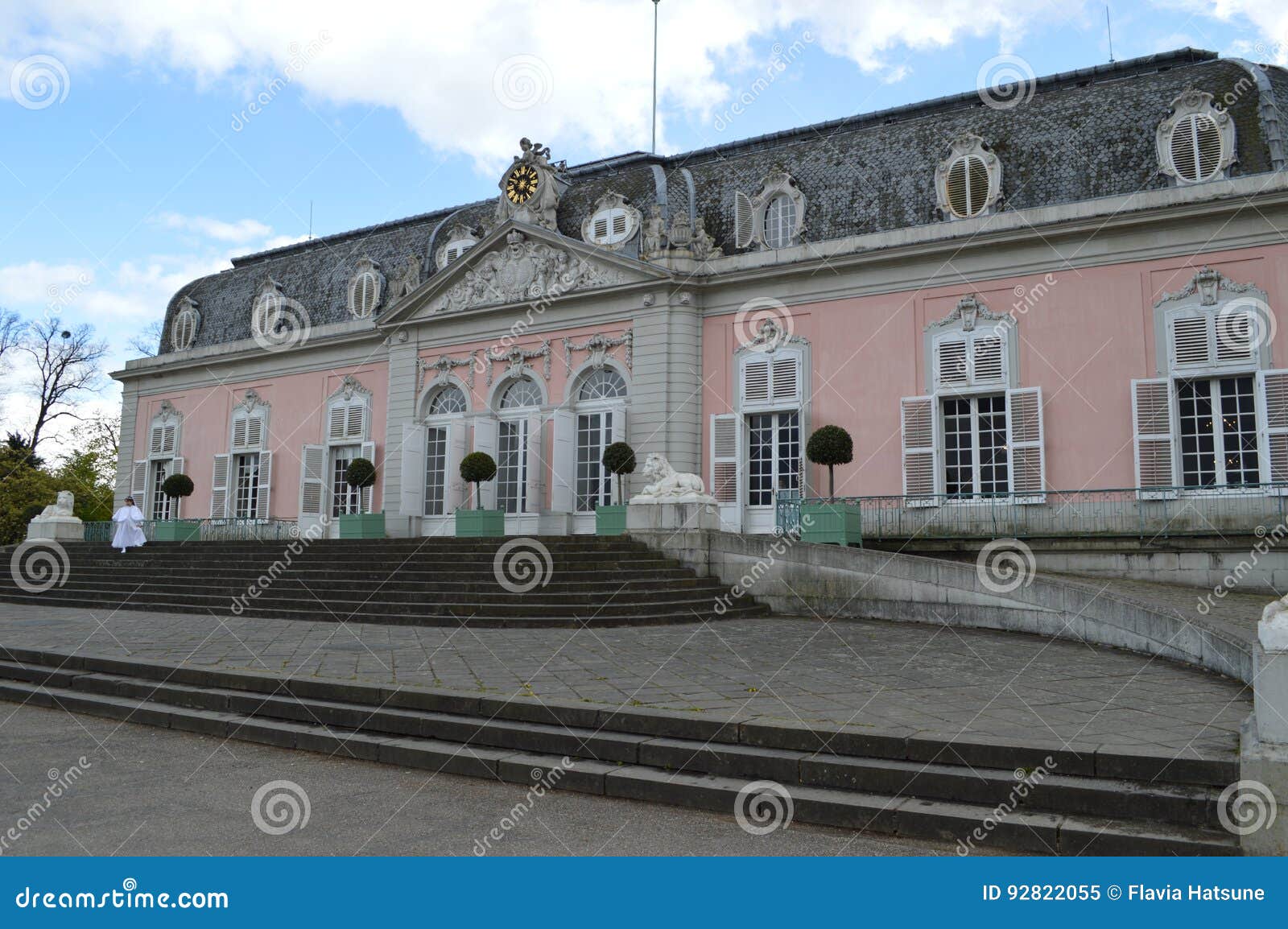 Pink castle in Dusseldorf editorial image. Image of church - 92822055