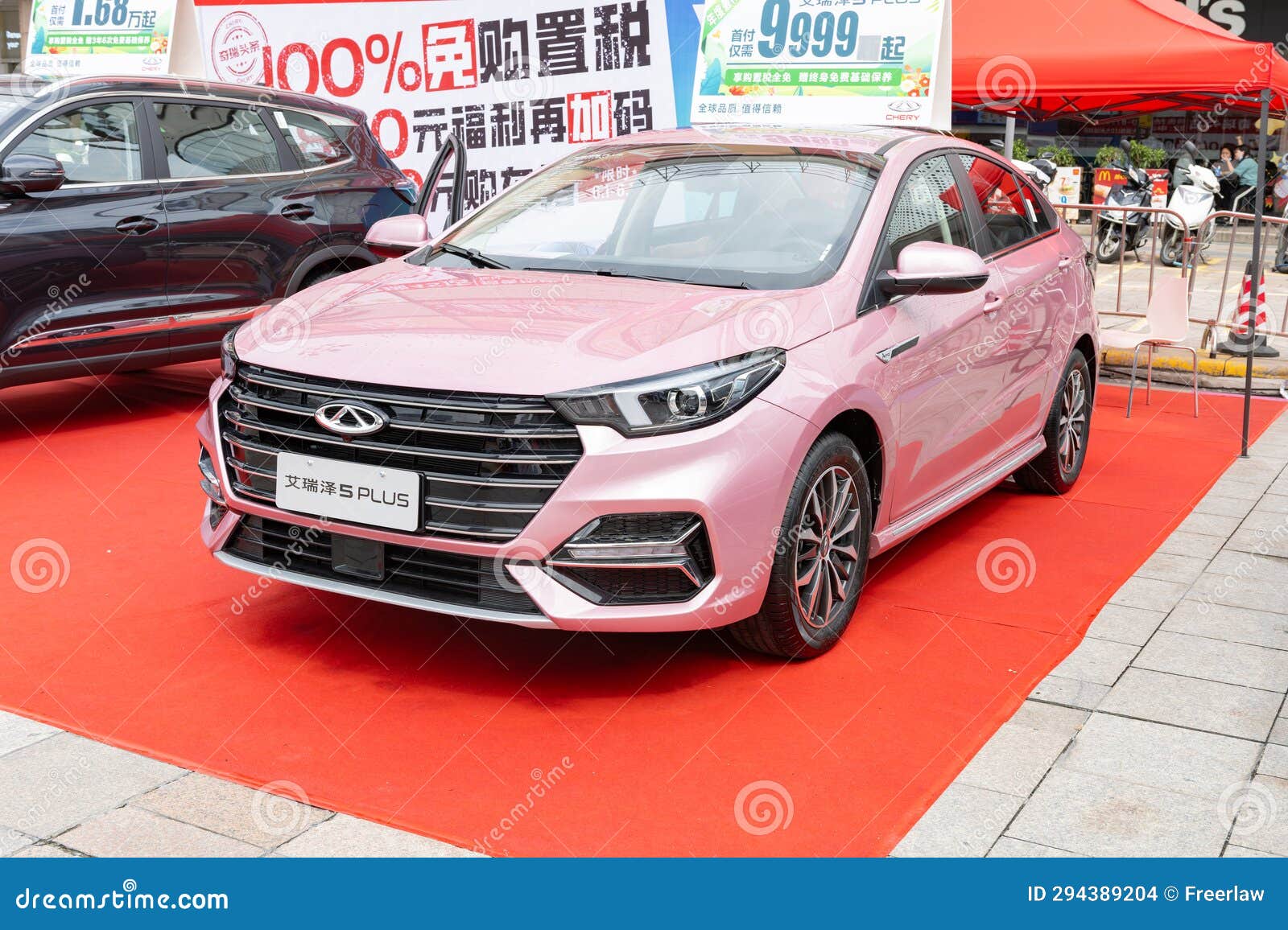 A pink Chery Arrizo 5 car editorial stock image. Image of china - 294389204