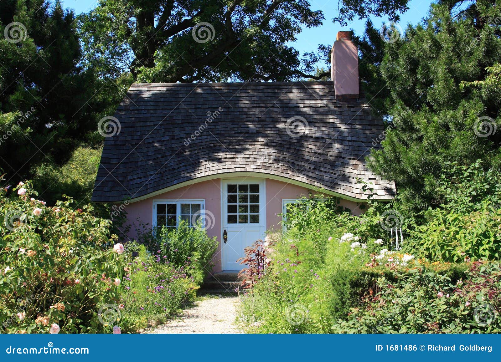 Pink Cottage stock photo. Image of architecture, flowers - 1681486