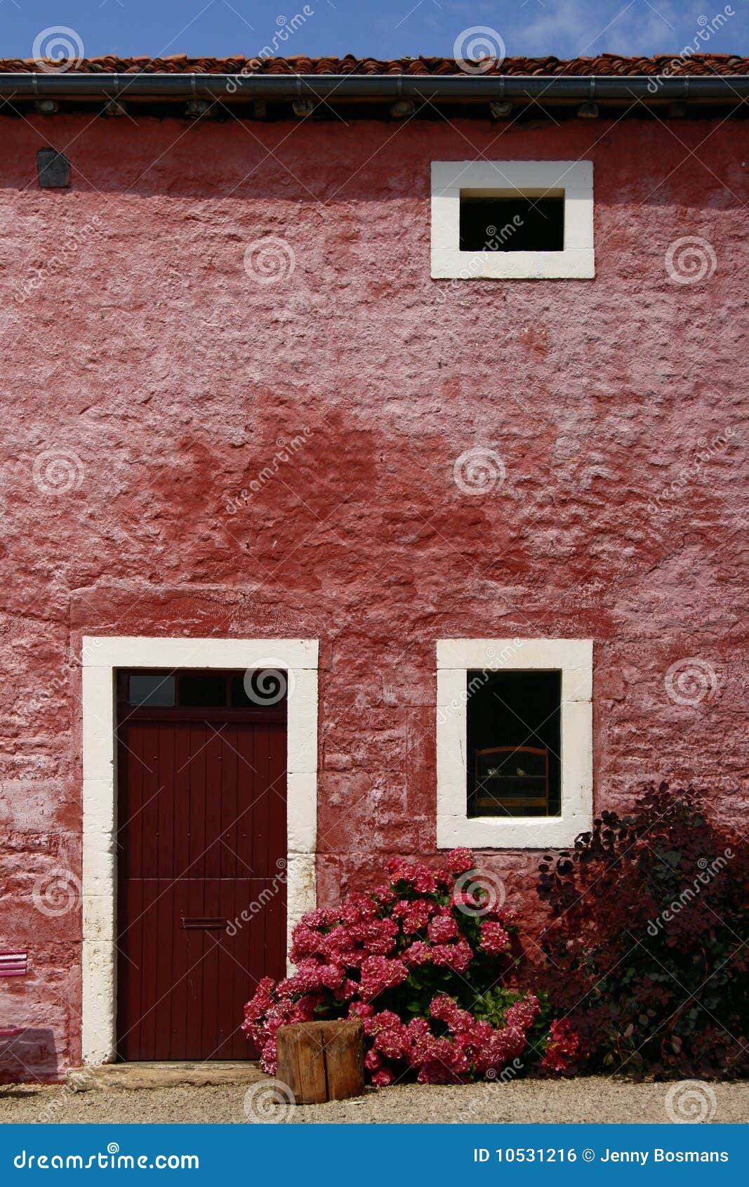 Pink Farmhouse stock photo. Image of home, brown, lined - 10531216