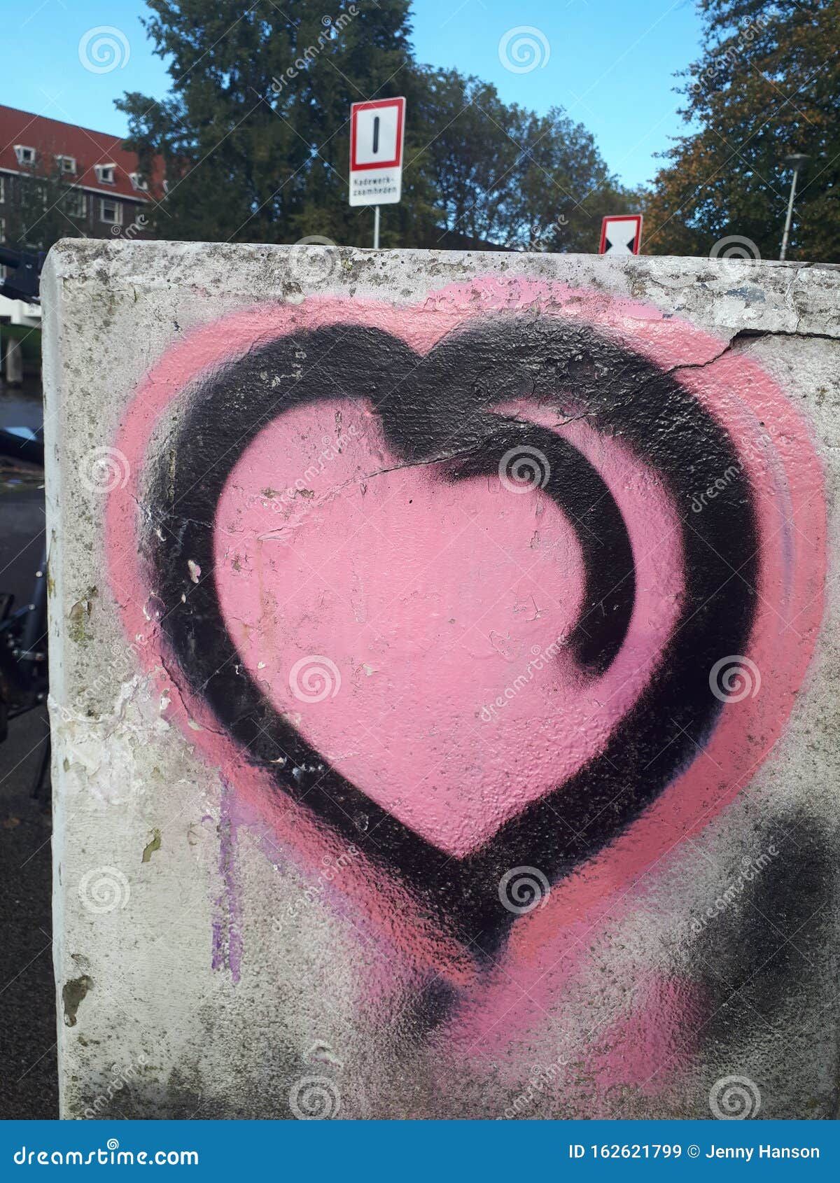 Pink Heart Graffiti in Amsterdam Zuid Stock Illustration - Illustration ...