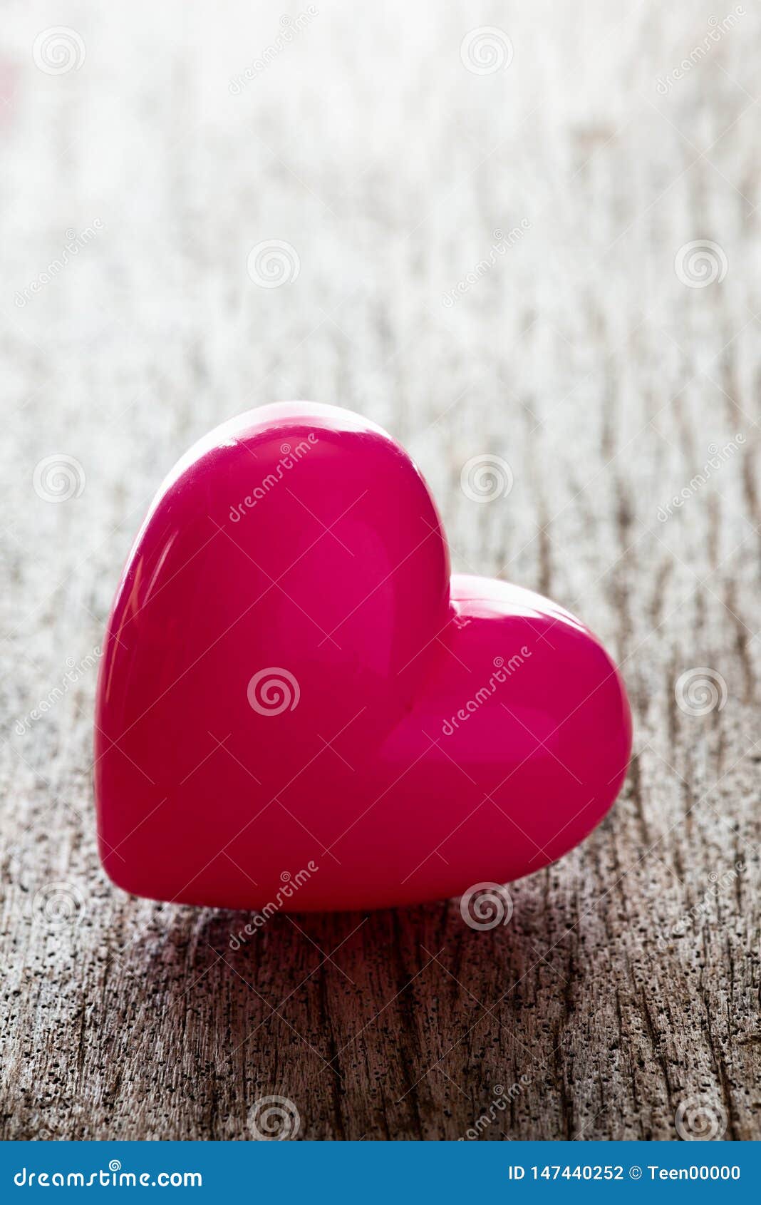 Pink heart on rustic wood stock photo. Image of beauty - 147440252