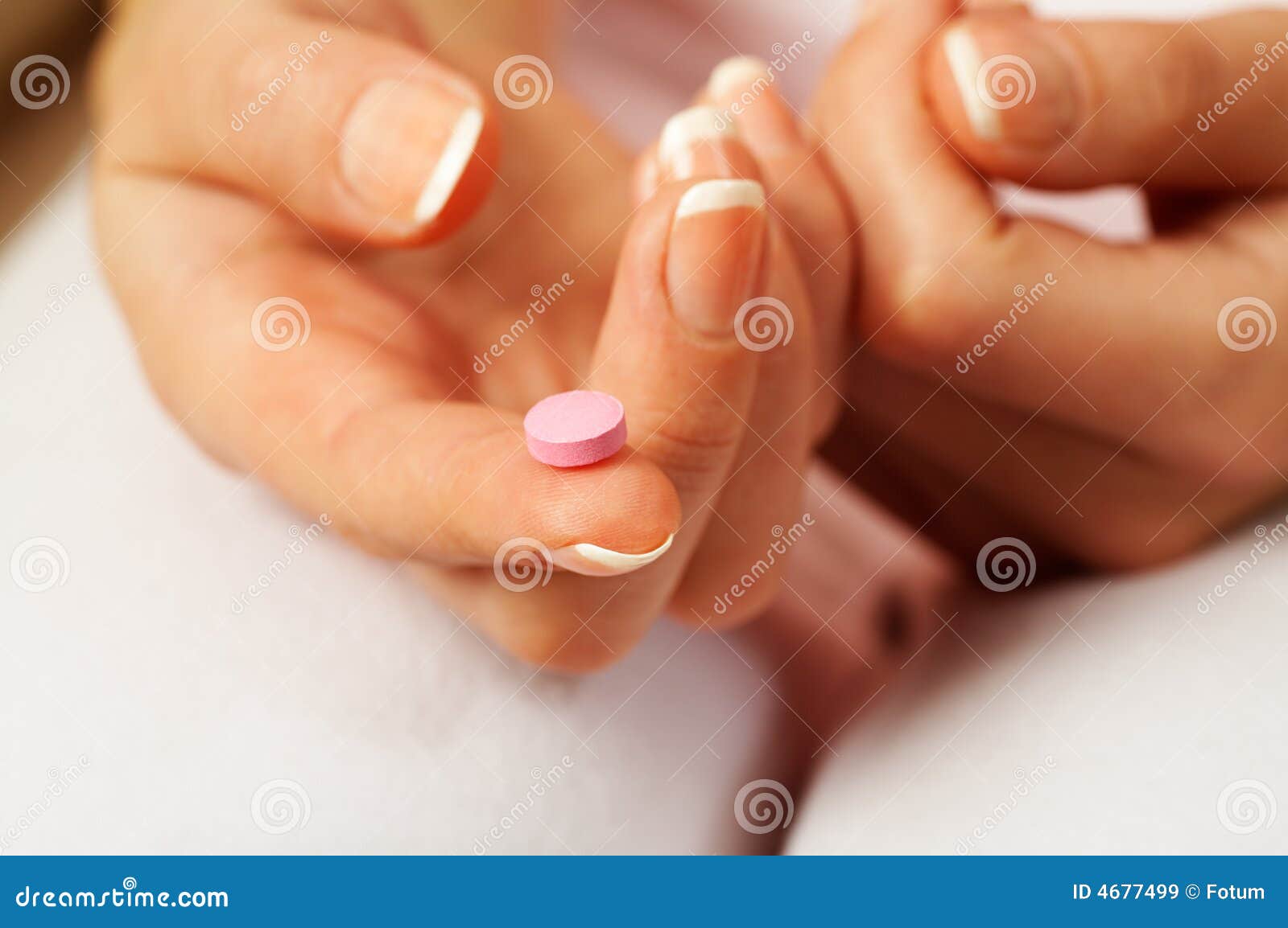 Pink Pill Royalty Free Stock Images - Image: 4677499