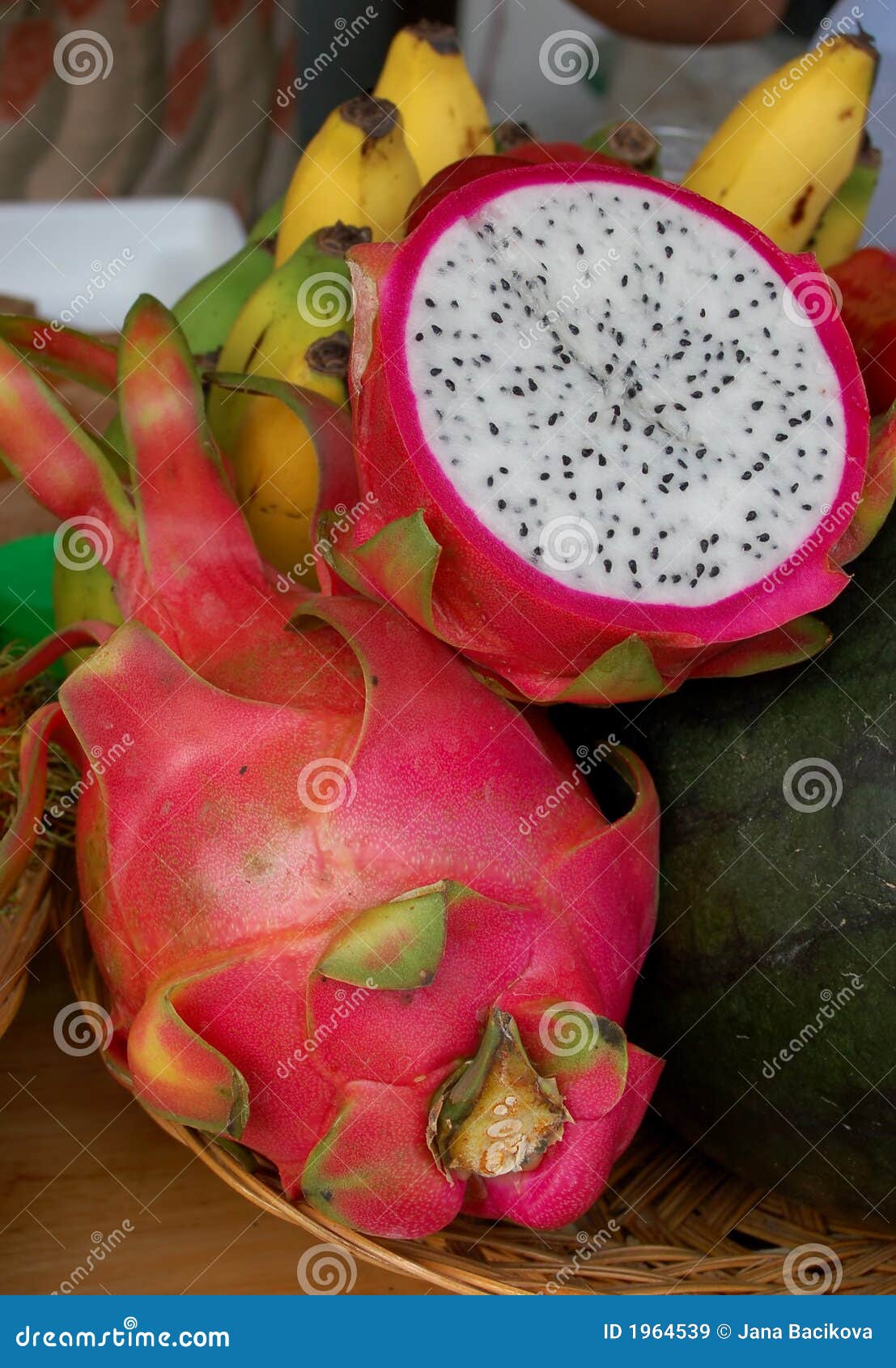 Pink pitahaya stock image. Image of hylocereus, dragonfruit - 1964539