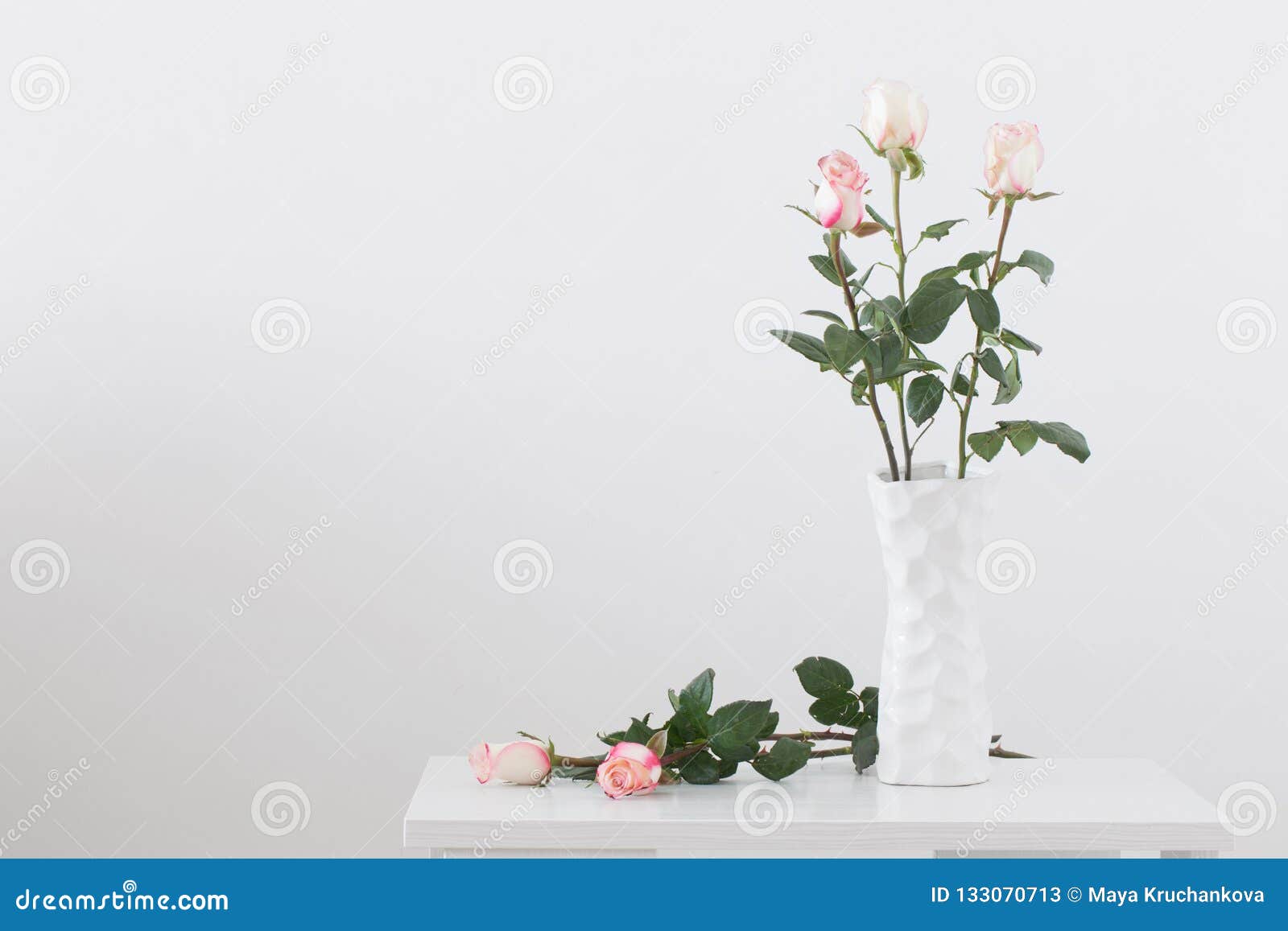 Pink roses in vase stock image. Image of garden, love - 133070713