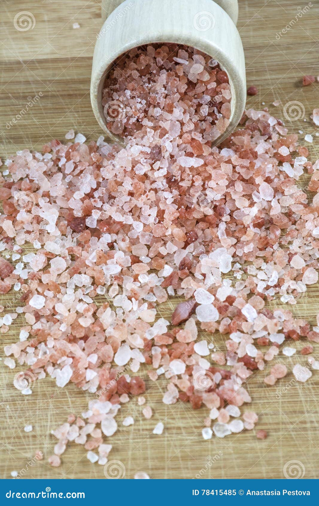 Pink Salt in the Wooden Bowl Stock Image - Image of salt, dish: 78415485