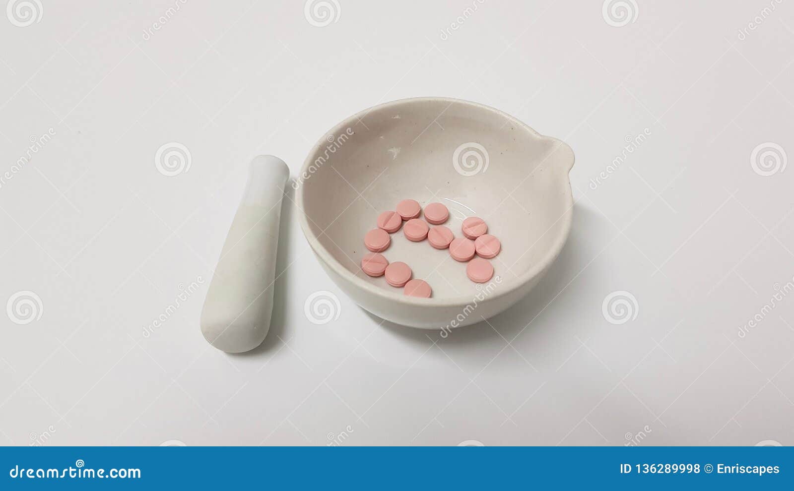 Pink tablets and mortar stock photo. Image of care, vitamin - 136289998
