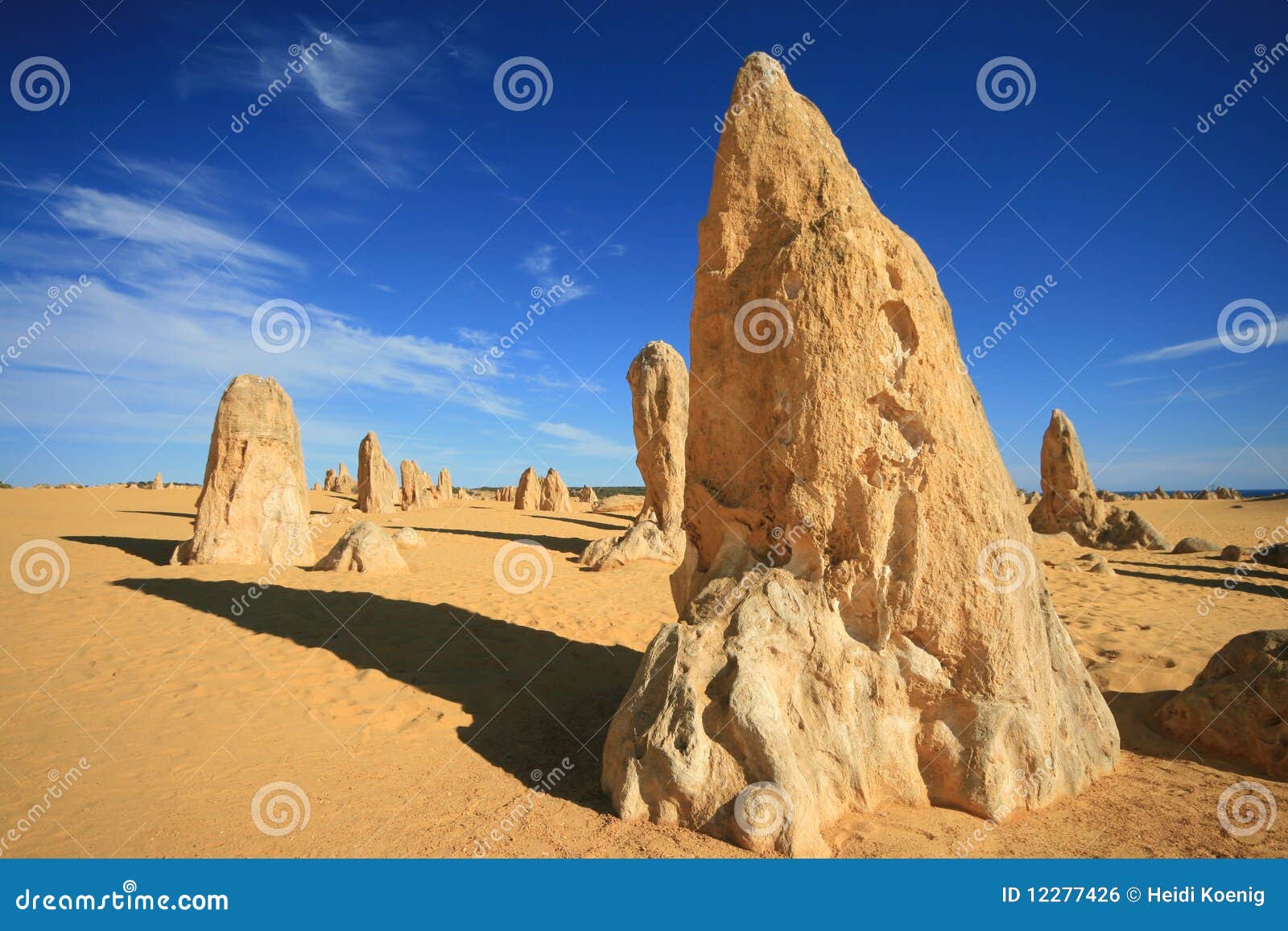 The Pinnacles, Nambung National Park Stock Photo - Image of coast ...