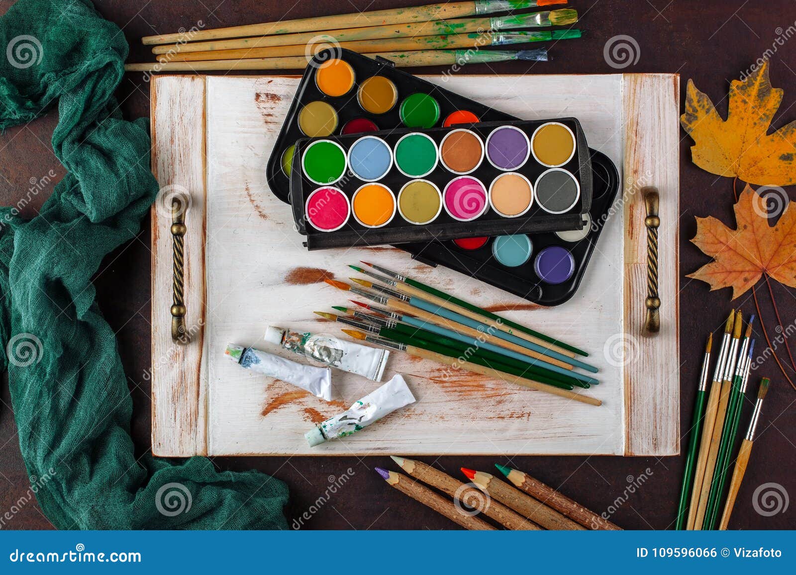 Pinsel und Farben stockfoto. Bild von schmutzig, künstlerisch - 109596066