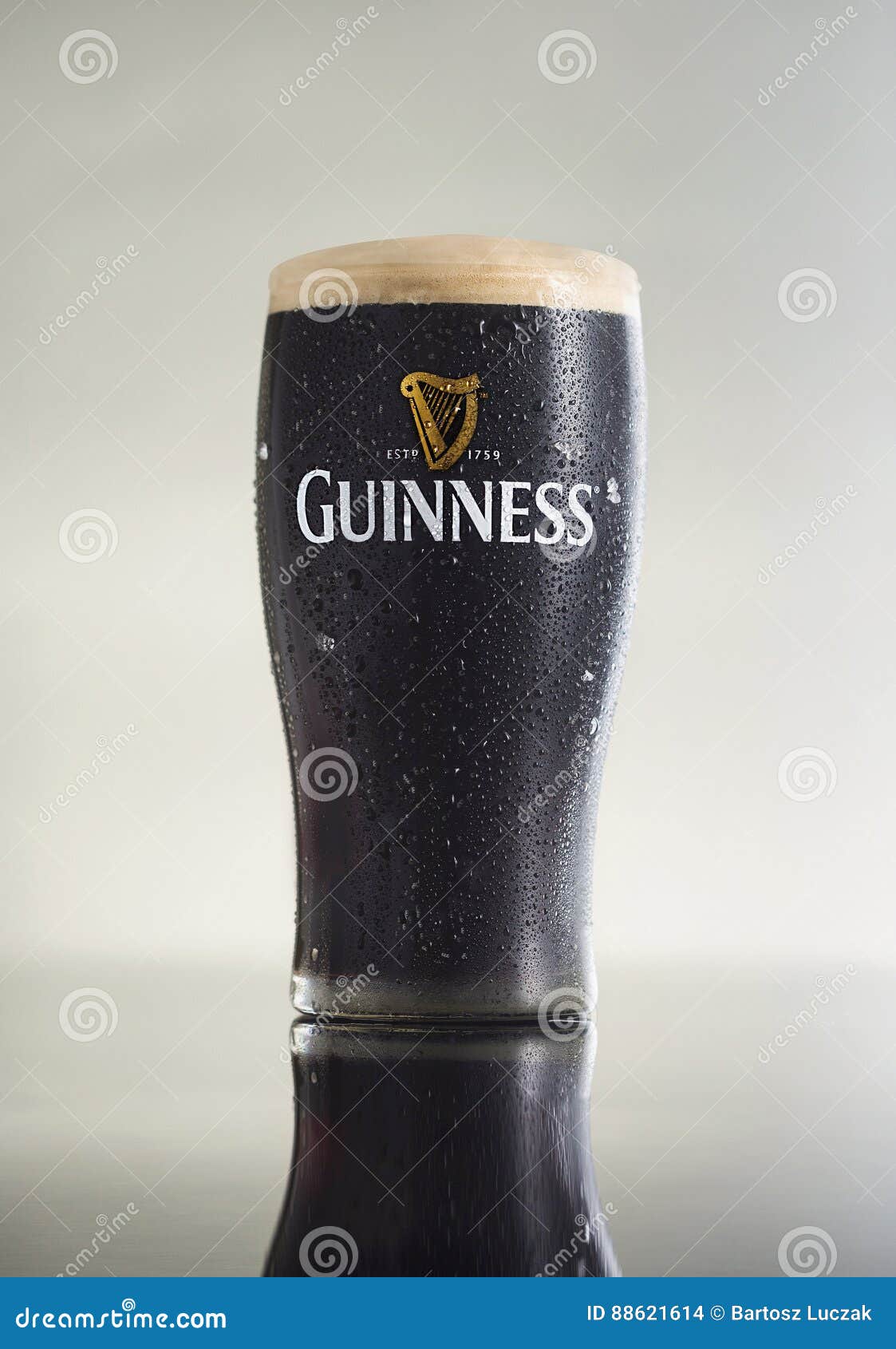 Pint of Guinness editorial stock image. Image of fresh - 88621614