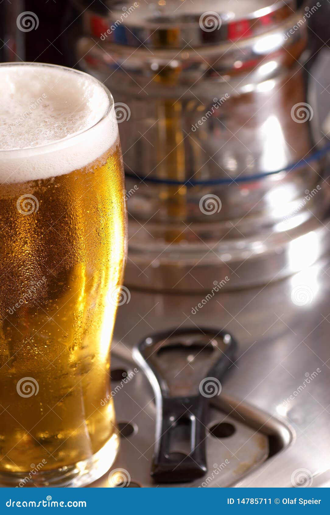 Pint of lager stock image. Image of draft, alcohol, drink - 14785711