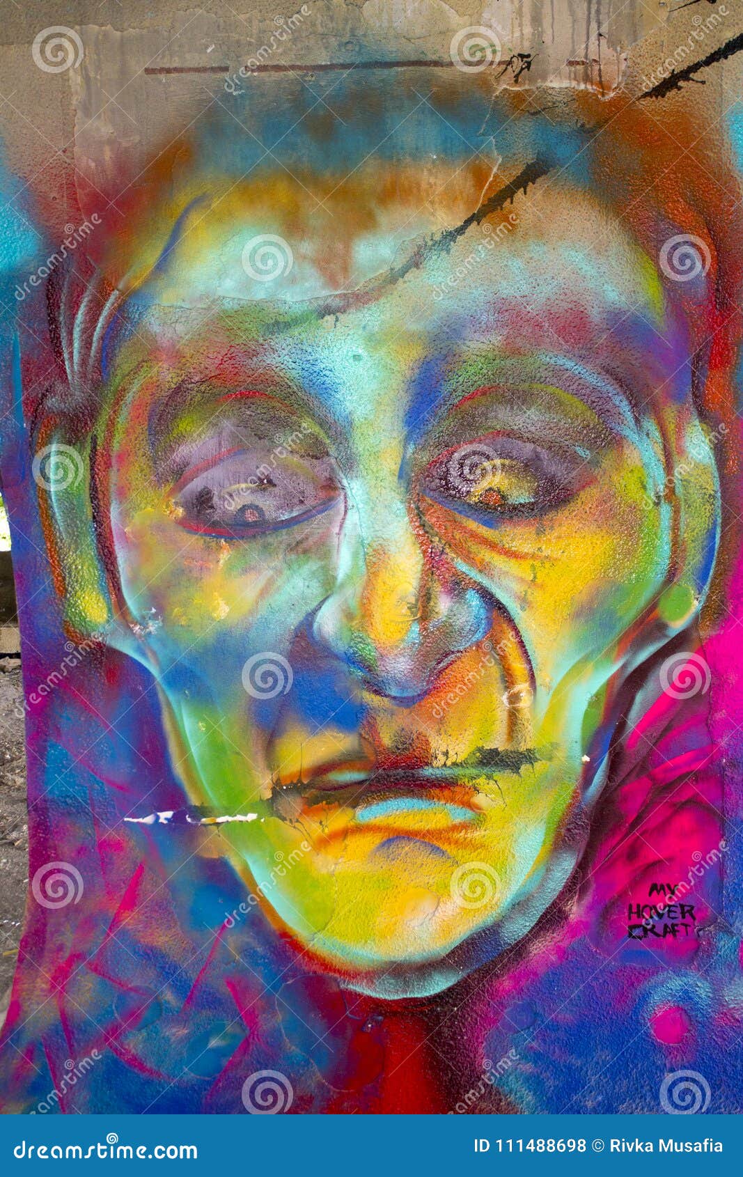 Pintada De La Pared Dentro Del Edificio Antiguo Foto de archivo ...