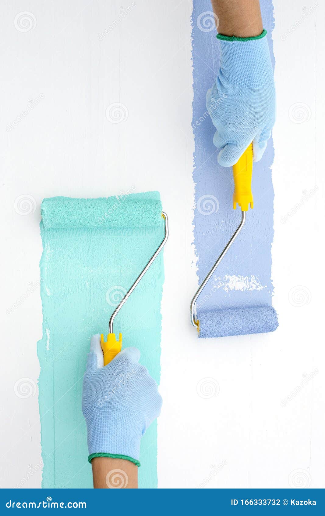 Pintura com um rolo, foto de stock. Imagem de colorido - 166333732