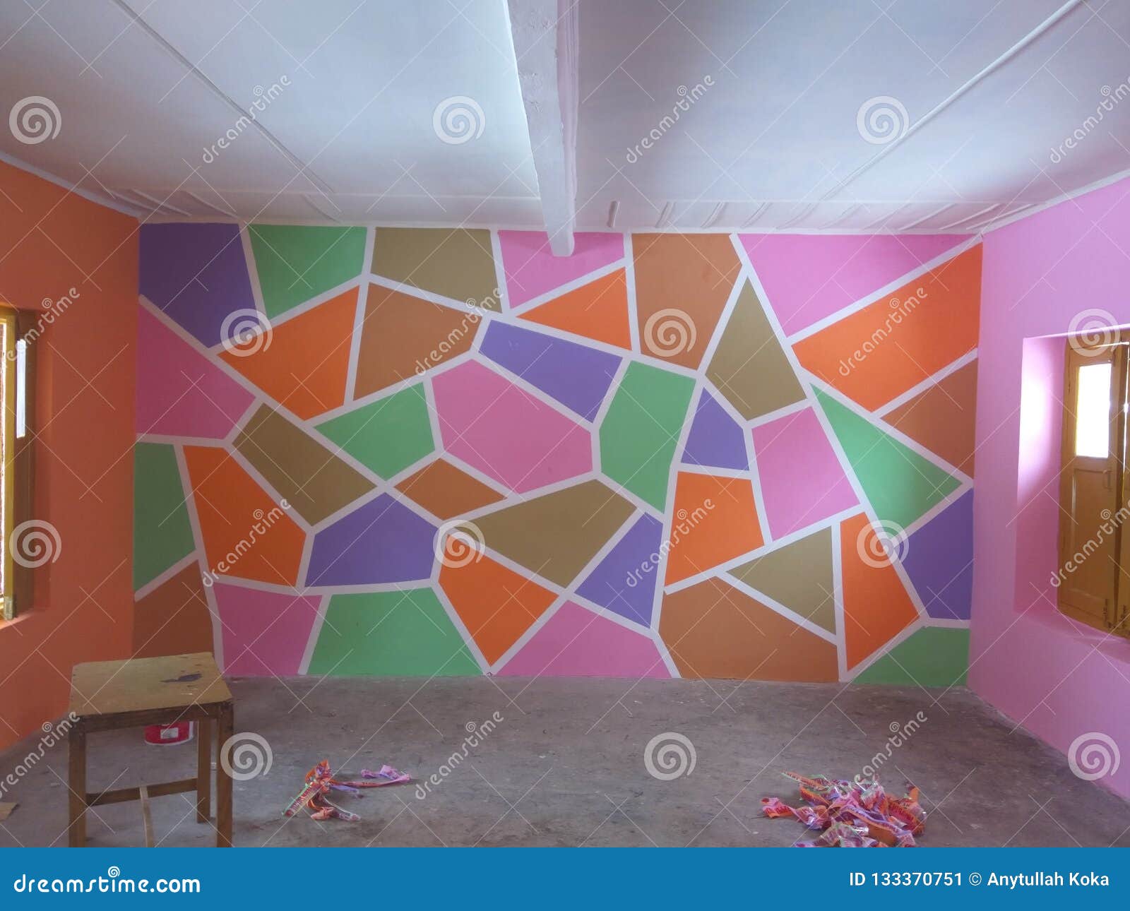 Pintura Da Parede Da Escola Imagem de Stock - Imagem de pintura, parede ...