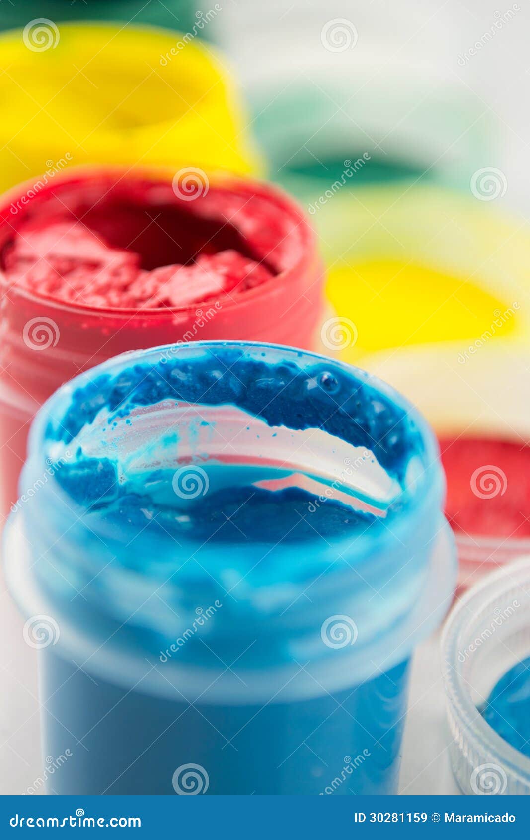 Pinturas do guache imagem de stock. Imagem de brilhante - 30281159