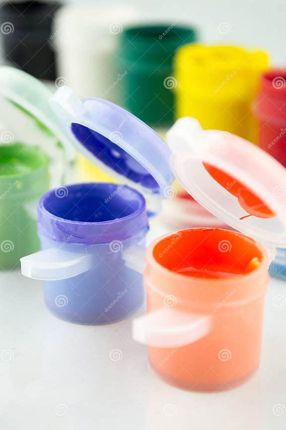 Pinturas do guache imagem de stock. Imagem de amarelo - 30281659