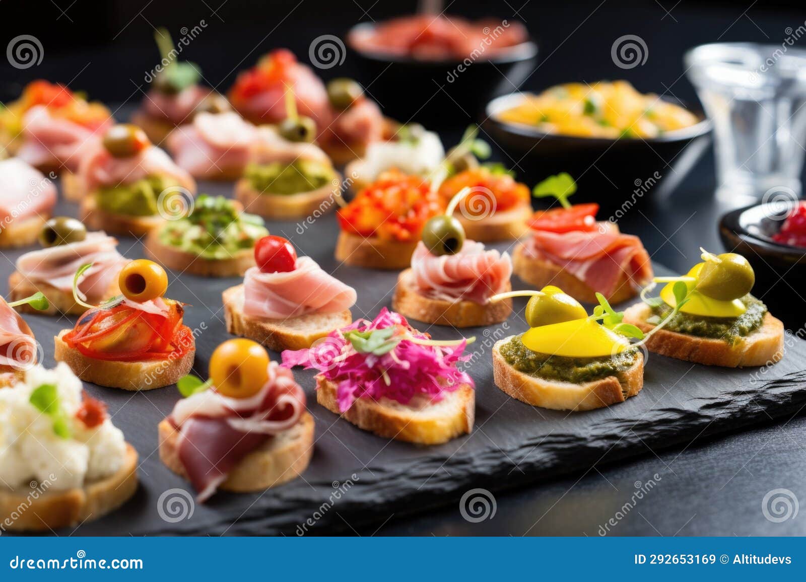 Pintxos Cartoons, Illustrations & Vector Stock Images - 22 Pictures to ...
