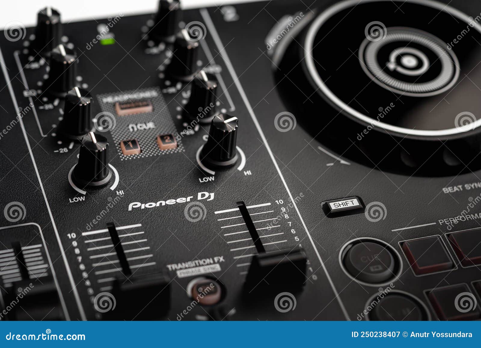 Pioneer Digital DJ Deck Controller for Computer and Tablet Editorial ...