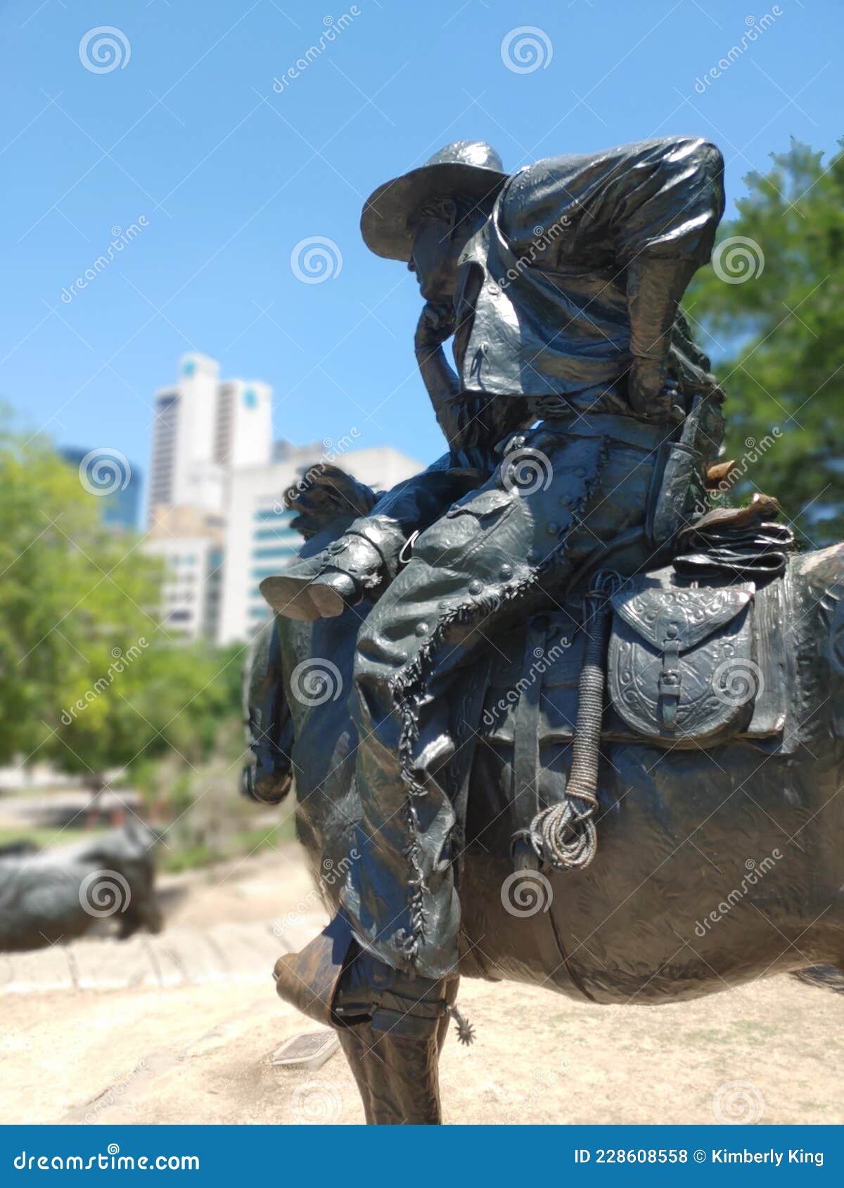 Pioneer Soldier Indian Guide Bronze Statue In Front Of Des Moines Iowa ...